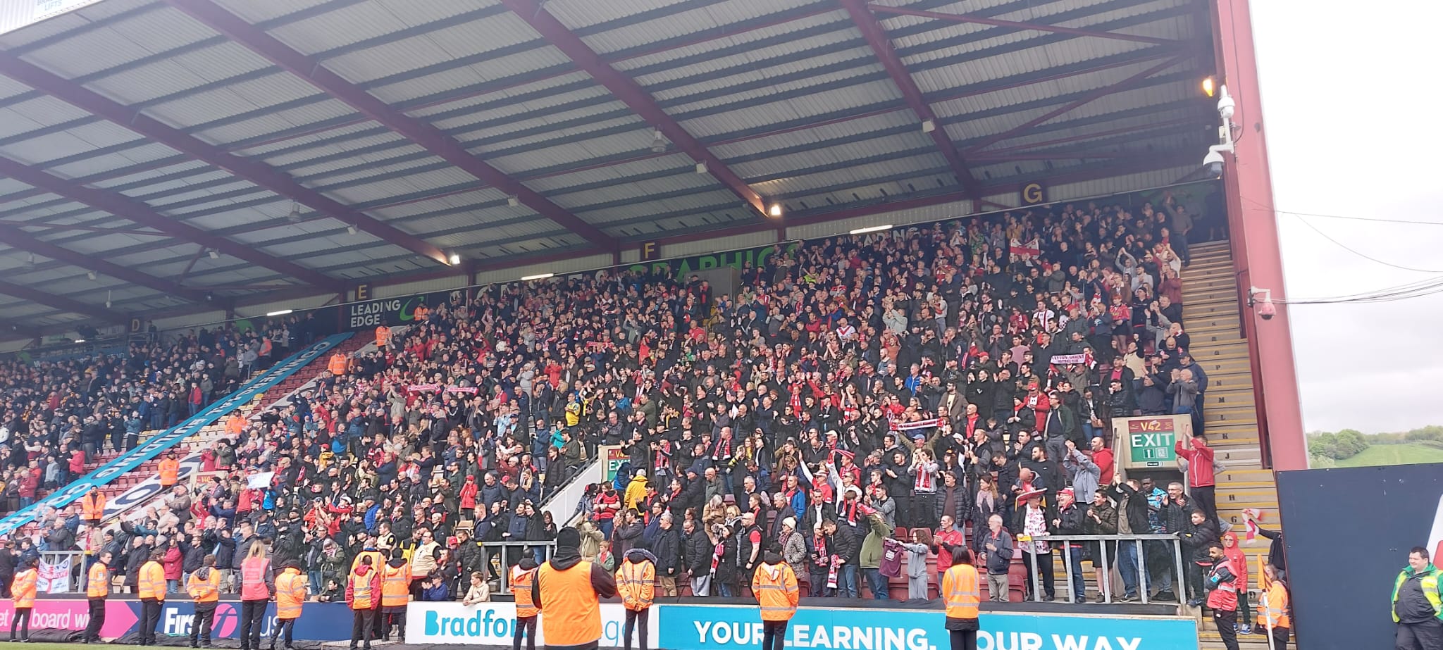 A sell-out crowd and brilliant atmosphere - Leyton Orient’s trip to ...
